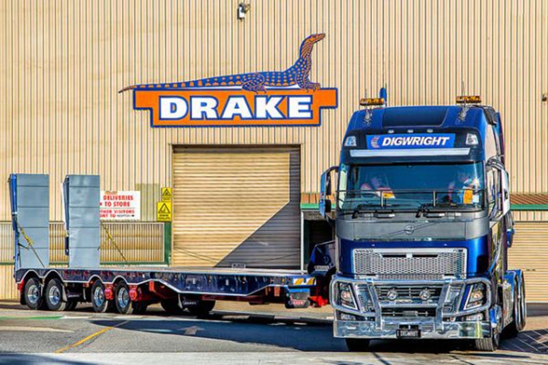 Drake Trailers presents the new low loader - Drake Group